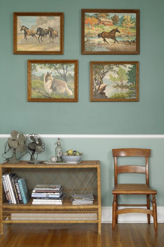 What are Dado Rails and How to Use Them in the Hallway